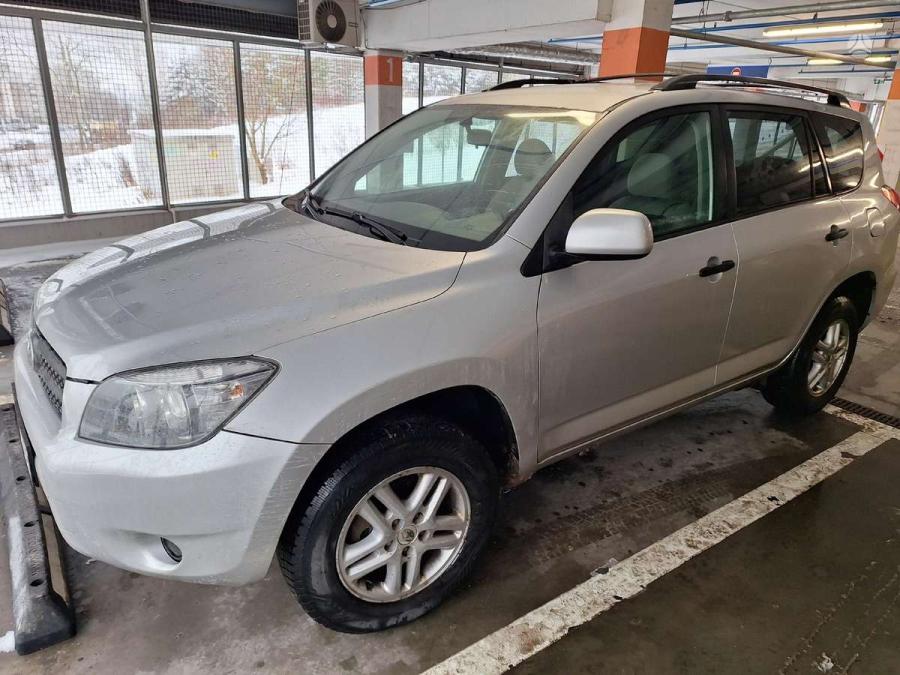 Grey Toyota RAV4 2009 in Vilnius, with an engine capacity of 2.40 L and mileage of 170 thousand km for 5499 €, photo 6 on AUTOMOTO.COM.LV