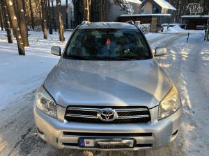 Pelēks Toyota RAV4 2009 Viļņa, ar dzinēja tilpumu 2.20 L un nobraukumu 300 tūkst. km par 3250 €, foto 4 vietnē AUTOMOTO.COM.LV