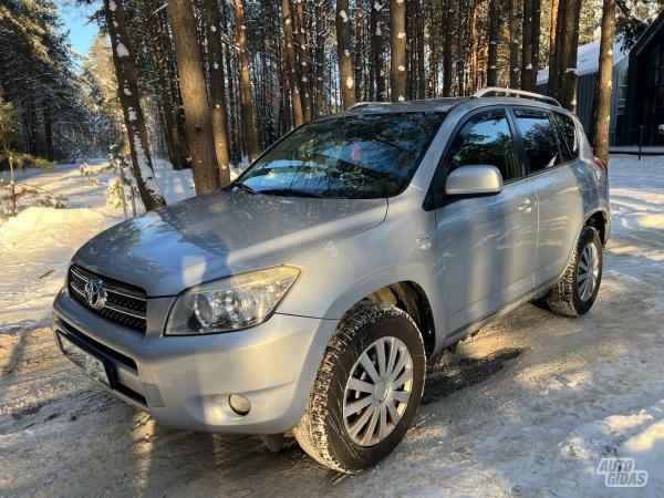 Grey Toyota RAV4 2009 in Vilnius, with an engine capacity of 2.20 L and mileage of 300 thousand km for 3250 €, photo 5 on AUTOMOTO.COM.LV