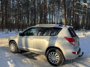 Pelēks Toyota RAV4 2009 Viļņa, ar dzinēja tilpumu 2.23 L un nobraukumu 300 tūkst. km par 3350 €, foto 5 vietnē AUTOMOTO.COM.LV