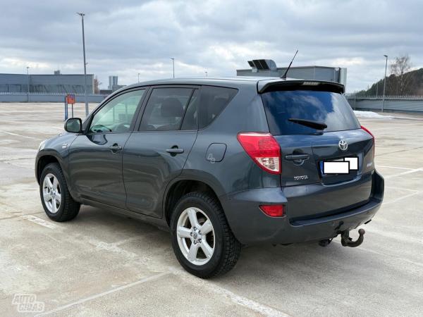 Pelēks Toyota RAV4 2009 Ukmergė, ar dzinēja tilpumu 2.20 L un nobraukumu 204 tūkst. km par 5400 €, foto 4 vietnē AUTOMOTO.COM.LV