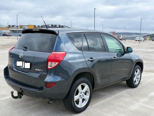 Pelēks Toyota RAV4 2009 Ukmergė, ar dzinēja tilpumu 2.20 L un nobraukumu 204 tūkst. km par 5400 €, foto 6 vietnē AUTOMOTO.COM.LV