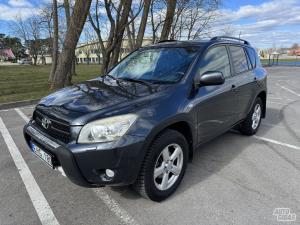 Pelēks Toyota RAV4 2009 Klaipėda, ar dzinēja tilpumu 2.00 L un nobraukumu 122 tūkst. km par 7900 €, foto  vietnē AUTOMOTO.COM.LV