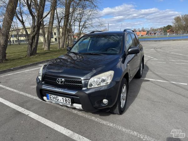 Grey Toyota RAV4 2009 in Klaipeda, with an engine capacity of 2.00 L and mileage of 122 thousand km for 7900 €, photo 2 on AUTOMOTO.COM.LV