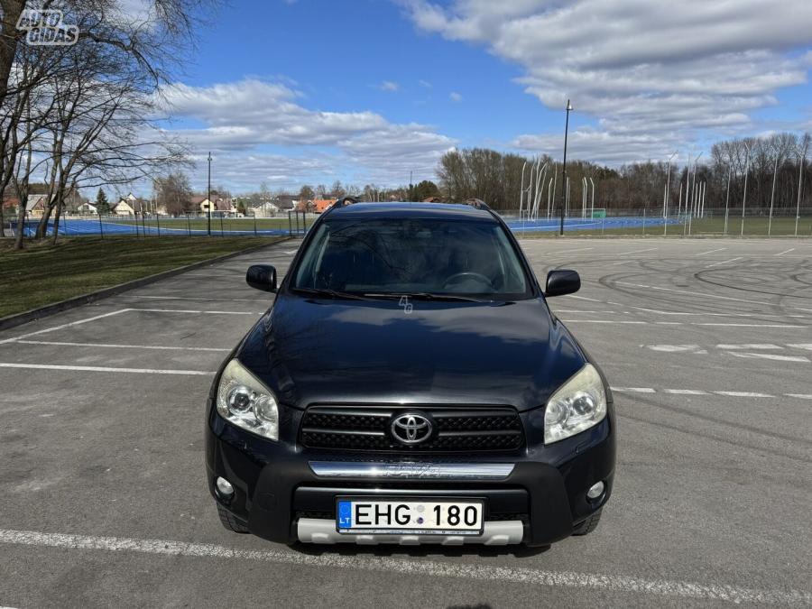 Pelēks Toyota RAV4 2009 Klaipėda, ar dzinēja tilpumu 2.00 L un nobraukumu 122 tūkst. km par 7900 €, foto 4 vietnē AUTOMOTO.COM.LV