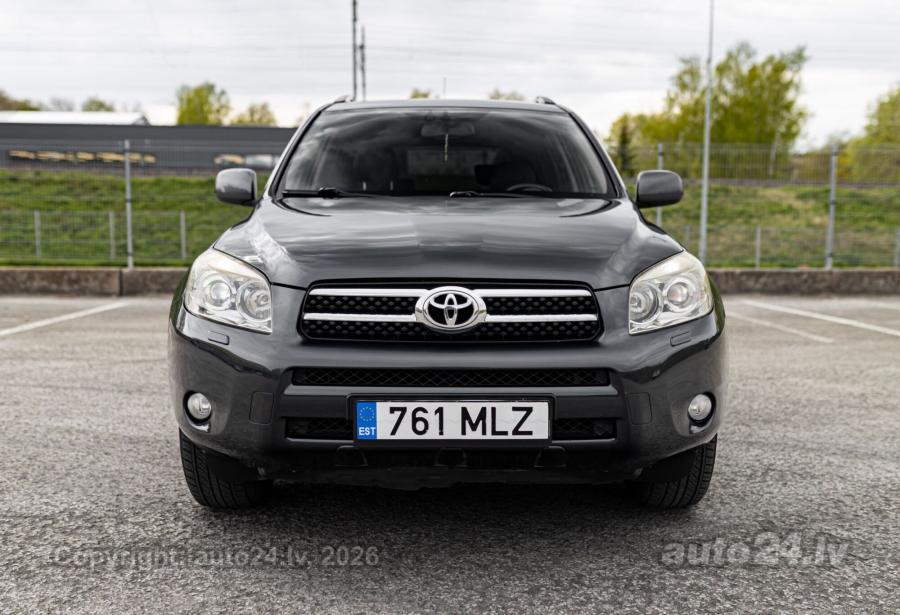 Grey Toyota RAV4 2009 in Tallinn, with an engine capacity of 2.00 L and mileage of 170 thousand km for 6800 €, photo 4 on AUTOMOTO.COM.LV