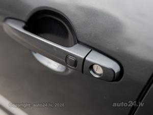 Grey Toyota RAV4 2009 in Tallinn, with an engine capacity of 2.00 L and mileage of 170 thousand km for 6800 €, photo 8 on AUTOMOTO.COM.LV