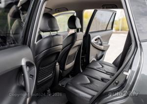 Grey Toyota RAV4 2009 in Tallinn, with an engine capacity of 2.00 L and mileage of 170 thousand km for 6800 €, photo 14 on AUTOMOTO.COM.LV