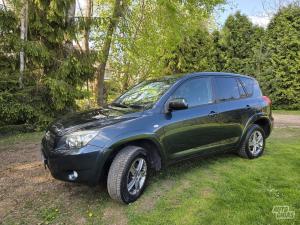 Grey Toyota RAV4 2009 in Ukmerge, with an engine capacity of 2.20 L and mileage of 205 thousand km for 5400 €, photo  on AUTOMOTO.COM.LV