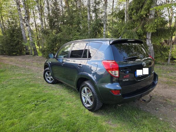 Grey Toyota RAV4 2009 in Ukmerge, with an engine capacity of 2.20 L and mileage of 205 thousand km for 5400 €, photo 5 on AUTOMOTO.COM.LV