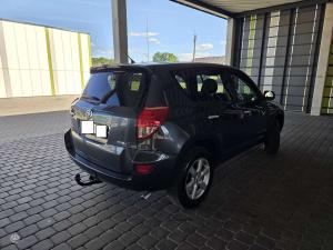 Grey Toyota RAV4 2009 in Vilnius, with an engine capacity of 2.23 L and mileage of 207 thousand km for 5400 €, photo 7 on AUTOMOTO.COM.LV