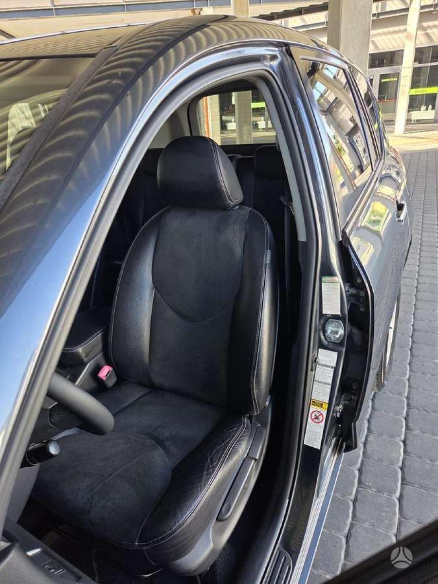 Grey Toyota RAV4 2009 in Vilnius, with an engine capacity of 2.23 L and mileage of 207 thousand km for 5400 €, photo 16 on AUTOMOTO.COM.LV
