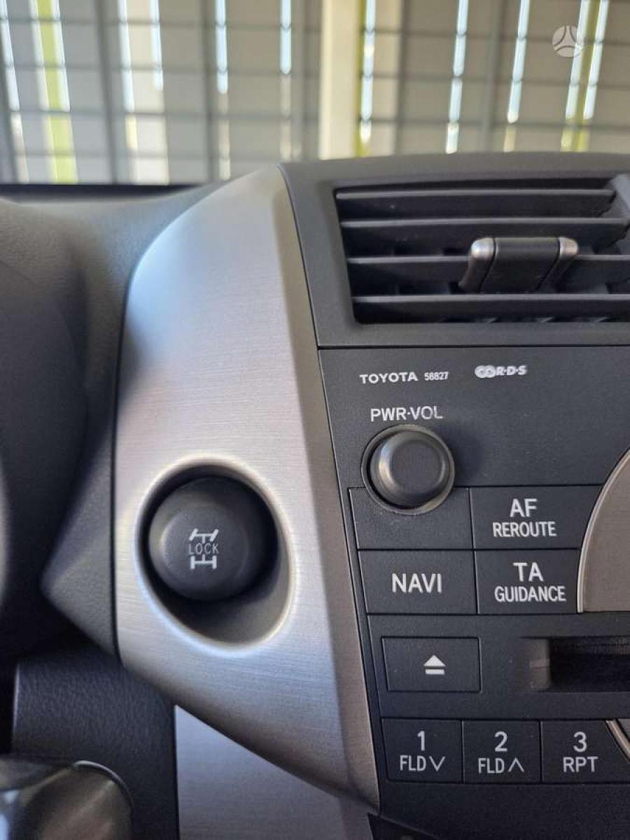 Grey Toyota RAV4 2009 in Vilnius, with an engine capacity of 2.23 L and mileage of 207 thousand km for 5400 €, photo 20 on AUTOMOTO.COM.LV