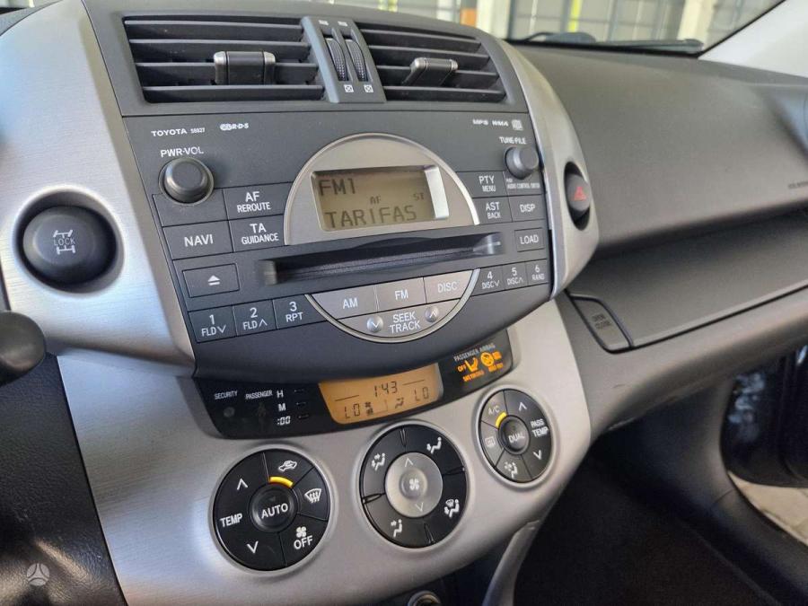 Grey Toyota RAV4 2009 in Vilnius, with an engine capacity of 2.23 L and mileage of 207 thousand km for 5400 €, photo 21 on AUTOMOTO.COM.LV