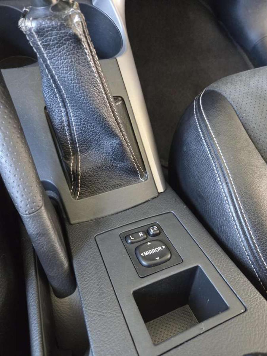 Grey Toyota RAV4 2009 in Vilnius, with an engine capacity of 2.23 L and mileage of 207 thousand km for 5400 €, photo 22 on AUTOMOTO.COM.LV