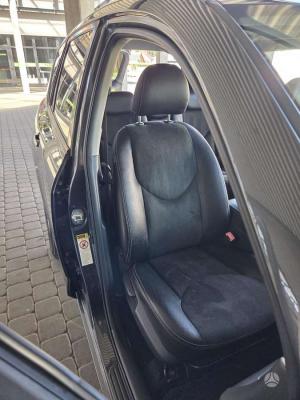 Grey Toyota RAV4 2009 in Vilnius, with an engine capacity of 2.23 L and mileage of 207 thousand km for 5400 €, photo 26 on AUTOMOTO.COM.LV