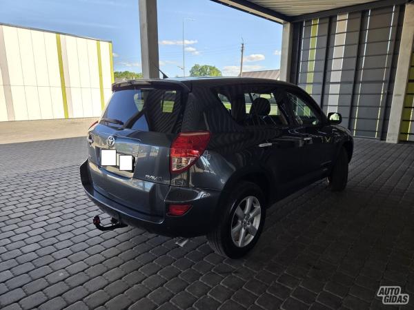 Grey Toyota RAV4 2009 in Ukmerge, with an engine capacity of 2.20 L and mileage of 207 thousand km for 5400 €, photo 6 on AUTOMOTO.COM.LV