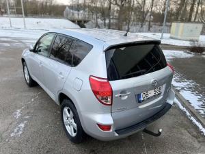 Серый Тойота РАВ 4 2009 в Екабпилс, объемом двигателя 2.20 л и пробегом 222 тыс. км за 7300 €, фото 13 на AUTOMOTO.COM.LV