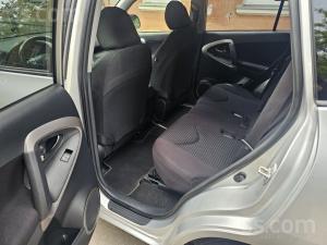 Pelēks Toyota RAV4 2009 Daugavpils, ar dzinēja tilpumu 2.20 L un nobraukumu 270 tūkst. km par 5700 €, foto 7 vietnē AUTOMOTO.COM.LV