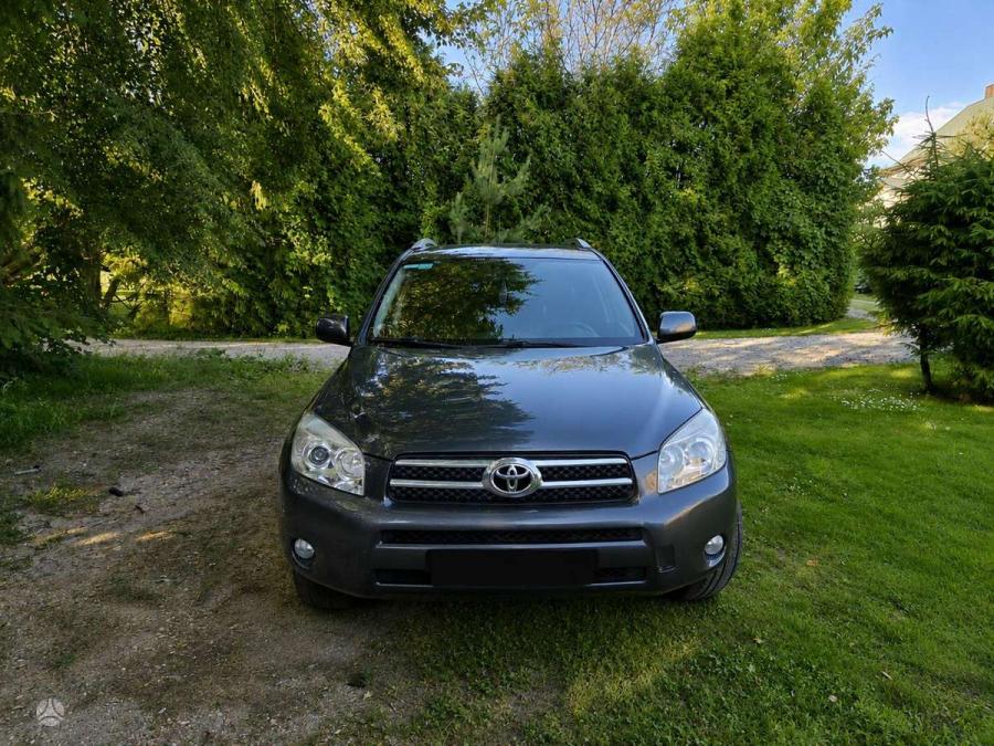 Pelēks Toyota RAV4 2009 Ukmergė, ar dzinēja tilpumu 2.23 L un nobraukumu 211 tūkst. km par 5400 €, foto 3 vietnē AUTOMOTO.COM.LV