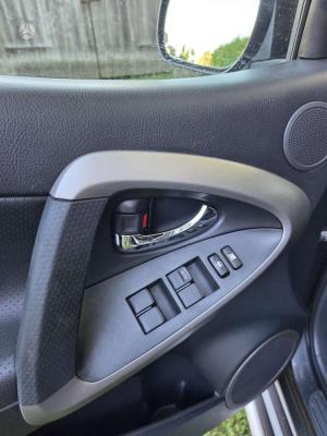 Pelēks Toyota RAV4 2009 Ukmergė, ar dzinēja tilpumu 2.23 L un nobraukumu 211 tūkst. km par 5400 €, foto 10 vietnē AUTOMOTO.COM.LV