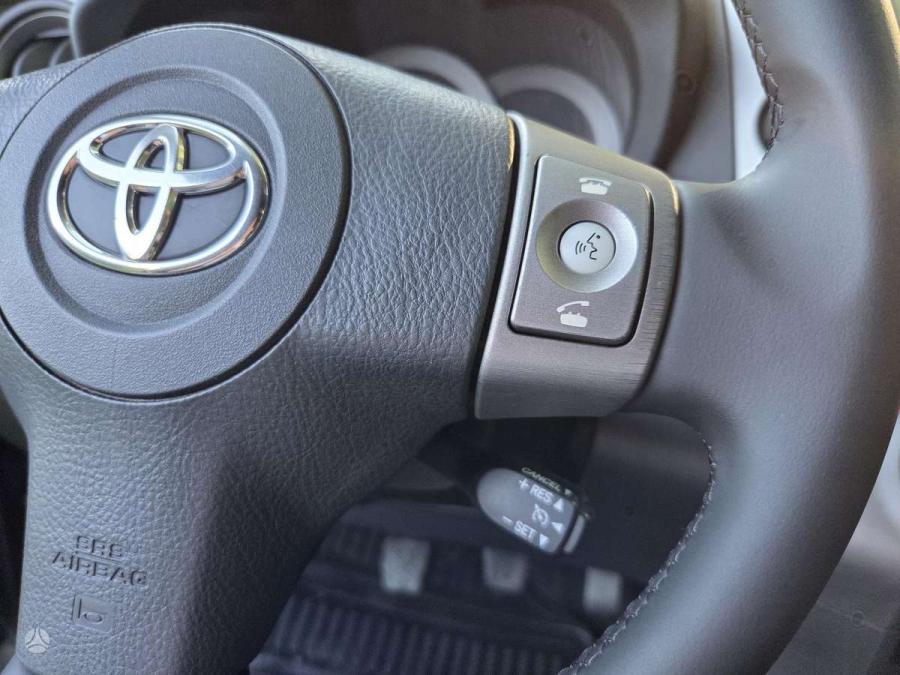 Pelēks Toyota RAV4 2009 Ukmergė, ar dzinēja tilpumu 2.23 L un nobraukumu 211 tūkst. km par 5400 €, foto 18 vietnē AUTOMOTO.COM.LV