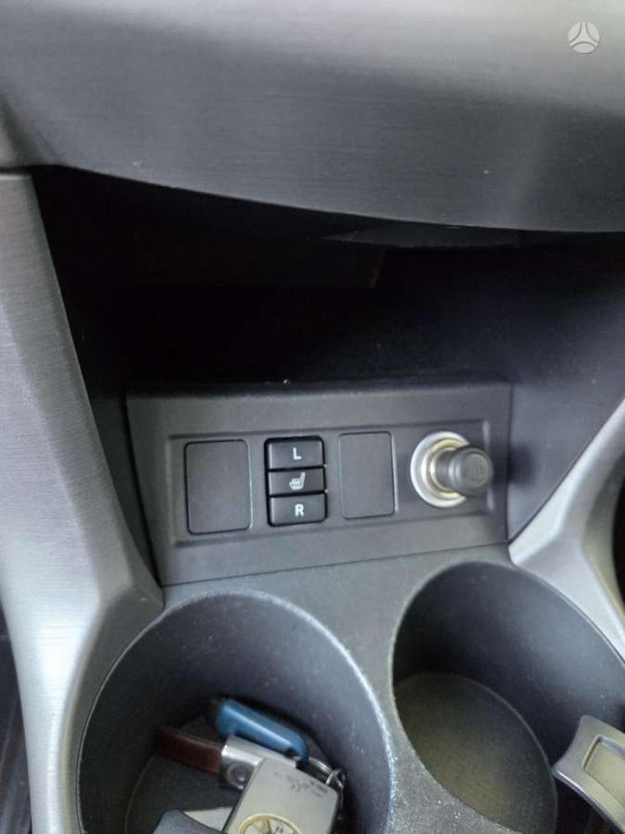 Pelēks Toyota RAV4 2009 Ukmergė, ar dzinēja tilpumu 2.23 L un nobraukumu 211 tūkst. km par 5400 €, foto 21 vietnē AUTOMOTO.COM.LV