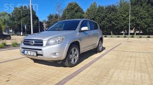 Pelēks Toyota RAV4 2009 Rīga, ar dzinēja tilpumu 2.20 L un nobraukumu 278 tūkst. km par 4500 €, foto  vietnē AUTOMOTO.COM.LV