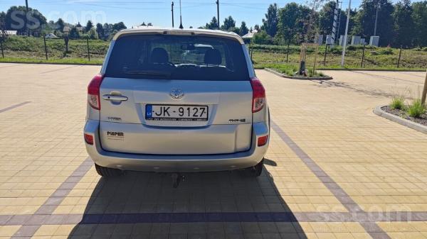 Pelēks Toyota RAV4 2009 Rīga, ar dzinēja tilpumu 2.20 L un nobraukumu 278 tūkst. km par 4500 €, foto 6 vietnē AUTOMOTO.COM.LV