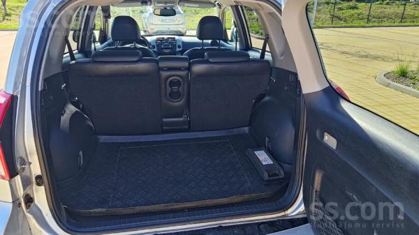 Pelēks Toyota RAV4 2009 Rīga, ar dzinēja tilpumu 2.20 L un nobraukumu 278 tūkst. km par 4500 €, foto 8 vietnē AUTOMOTO.COM.LV