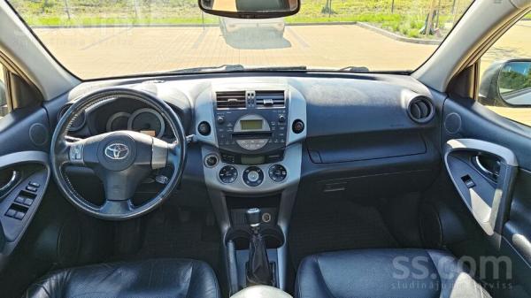 Pelēks Toyota RAV4 2009 Rīga, ar dzinēja tilpumu 2.20 L un nobraukumu 278 tūkst. km par 4500 €, foto 10 vietnē AUTOMOTO.COM.LV