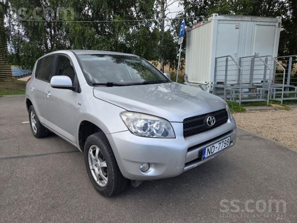 Grey Toyota RAV4 2009 in Jekabpils, with an engine capacity of 2.20 L and mileage of 230 thousand km for 4900 €, photo 2 on AUTOMOTO.COM.LV