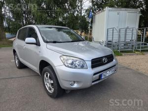 Pelēks Toyota RAV4 2009 Jēkabpils, ar dzinēja tilpumu 2.20 L un nobraukumu 230 tūkst. km par 4900 €, foto 3 vietnē AUTOMOTO.COM.LV