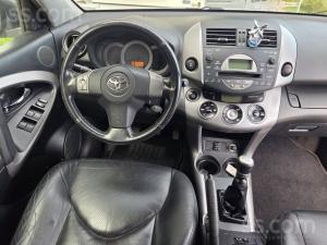 Pelēks Toyota RAV4 2009 Jēkabpils, ar dzinēja tilpumu 2.20 L un nobraukumu 230 tūkst. km par 4900 €, foto 12 vietnē AUTOMOTO.COM.LV