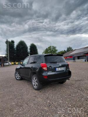 Grey Toyota RAV4 2009 in Riga, with an engine capacity of 2.20 L and mileage of 256 thousand km for 5500 €, photo 6 on AUTOMOTO.COM.LV
