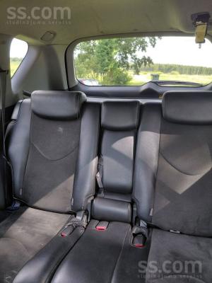 Grey Toyota RAV4 2009 in Riga, with an engine capacity of 2.20 L and mileage of 256 thousand km for 5500 €, photo 8 on AUTOMOTO.COM.LV