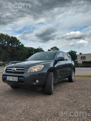 Pelēks Toyota RAV4 2009 Bauska, ar dzinēja tilpumu 2.20 L un nobraukumu 256 tūkst. km par 5500 €, foto 6 vietnē AUTOMOTO.COM.LV