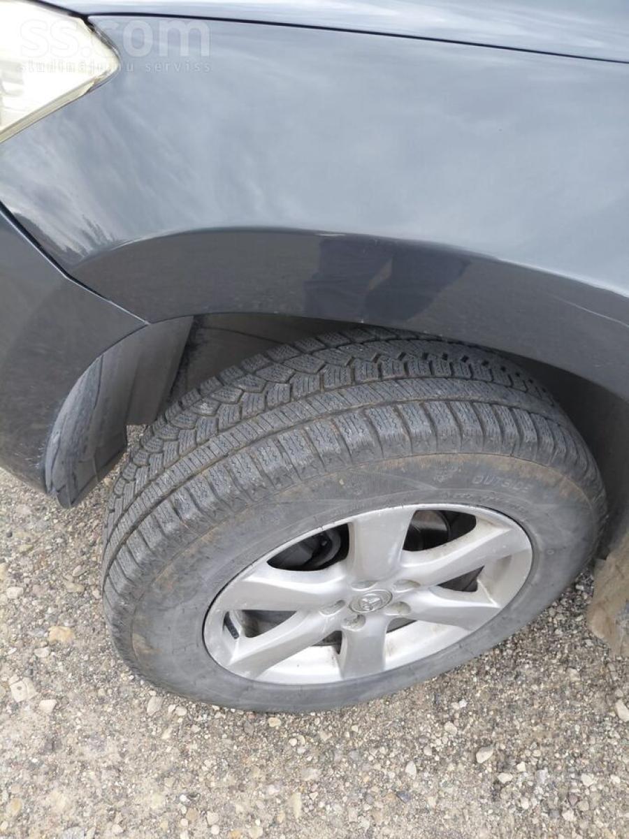 Pelēks Toyota RAV4 2009 Bauska, ar dzinēja tilpumu 2.20 L un nobraukumu 256 tūkst. km par 5500 €, foto 11 vietnē AUTOMOTO.COM.LV