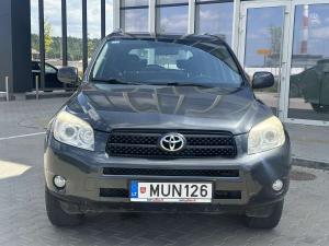 Pelēks Toyota RAV4 2009 Viļņa, ar dzinēja tilpumu 2.23 L un nobraukumu 277 tūkst. km par 3800 €, foto 3 vietnē AUTOMOTO.COM.LV