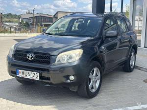Pelēks Toyota RAV4 2009 Viļņa, ar dzinēja tilpumu 2.23 L un nobraukumu 277 tūkst. km par 3800 €, foto 4 vietnē AUTOMOTO.COM.LV