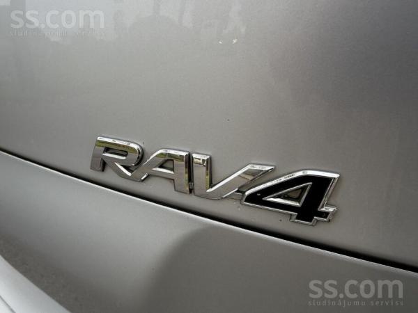 Pelēks Toyota RAV4 2009 Daugavpils, ar dzinēja tilpumu 2.20 L un nobraukumu 0 tūkst. km par 5750 €, foto 7 vietnē AUTOMOTO.COM.LV