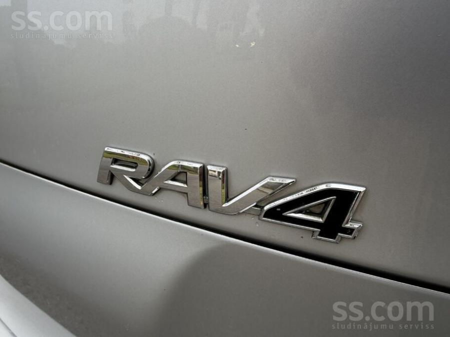 Grey Toyota RAV4 2009 in Daugavpils, with an engine capacity of 2.20 L and mileage of 0 thousand km for 5750 €, photo 7 on AUTOMOTO.COM.LV