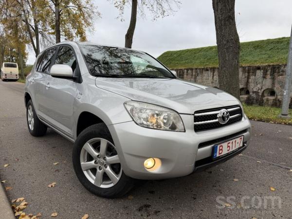 Pelēks Toyota RAV4 2009 Daugavpils, ar dzinēja tilpumu 2.20 L un nobraukumu 0 tūkst. km par 5750 €, foto 11 vietnē AUTOMOTO.COM.LV