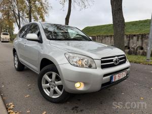 Grey Toyota RAV4 2009 in Daugavpils, with an engine capacity of 2.20 L and mileage of 0 thousand km for 5750 €, photo 11 on AUTOMOTO.COM.LV