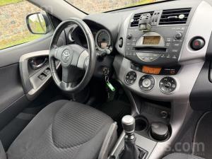 Grey Toyota RAV4 2009 in Daugavpils, with an engine capacity of 2.20 L and mileage of 0 thousand km for 5750 €, photo 23 on AUTOMOTO.COM.LV