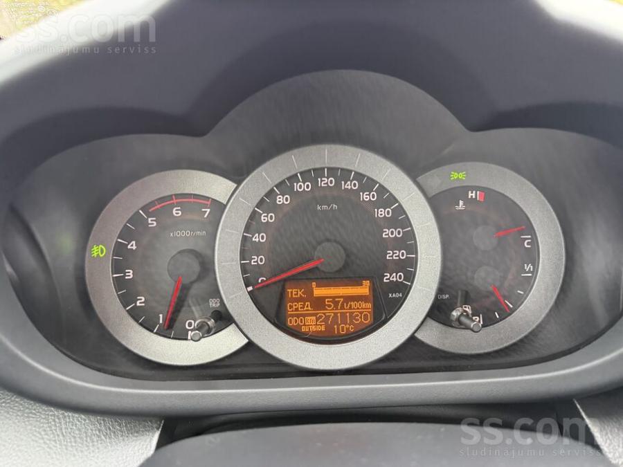 Grey Toyota RAV4 2009 in Daugavpils, with an engine capacity of 2.20 L and mileage of 0 thousand km for 5750 €, photo 27 on AUTOMOTO.COM.LV
