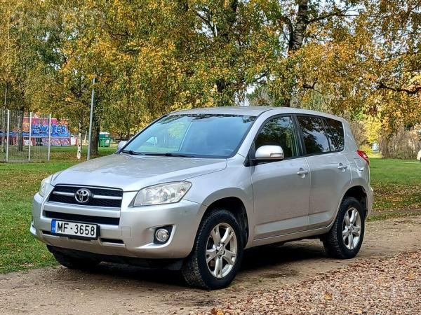 Тойота РАВ 4 2009 в Рига на AUTOMOTO.COM.LV Серый Тойота РАВ 4 2009 в Рига, объемом двигателя 2.20 л и пробегом 281 тыс. км за 4490 €, фото 1 на AUTOMOTO.COM.LV