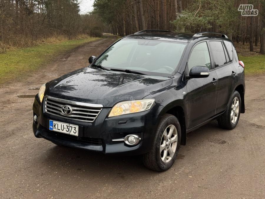 Pelēks Toyota RAV4 2010 Ukmergė, ar dzinēja tilpumu 2.20 L un nobraukumu 500 tūkst. km par 4990 €, foto 1 vietnē AUTOMOTO.COM.LV