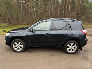 Pelēks Toyota RAV4 2010 Ukmergė, ar dzinēja tilpumu 2.20 L un nobraukumu 500 tūkst. km par 4990 €, foto 4 vietnē AUTOMOTO.COM.LV