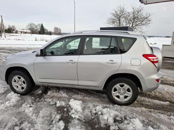 Grey Toyota RAV4 2010 in Plunge, with an engine capacity of 2.23 L and mileage of 280 thousand km for 6000 €, photo 2 on AUTOMOTO.COM.LV